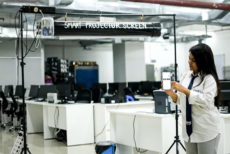 WI-FI-BASED SMART PROJECTOR SCREEN - IEM Group