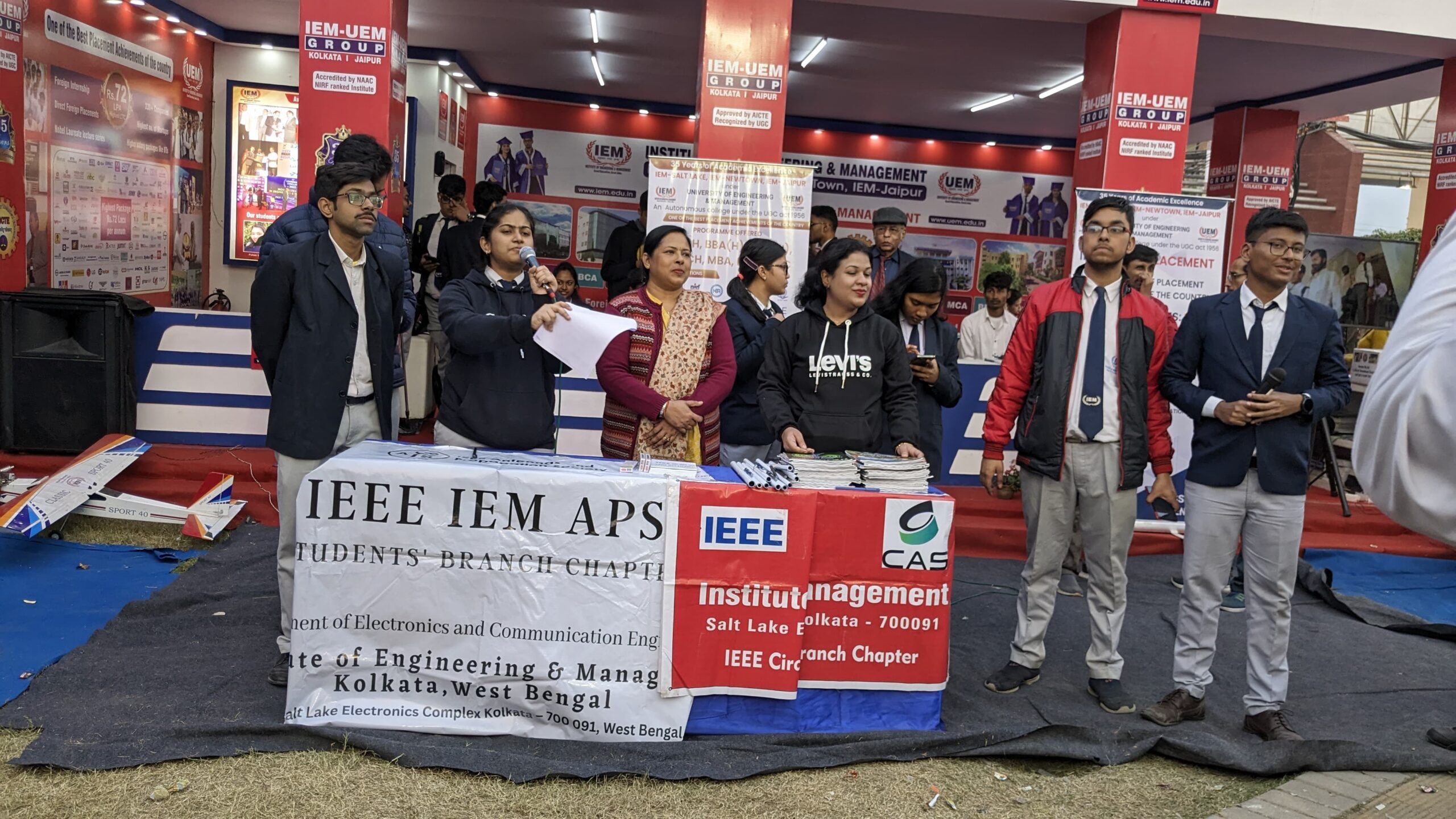 Quiz competition organized in Kolkata book fair. - IEM Group
